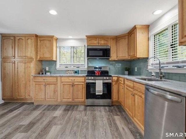 house with 2 bedroom, Wethersfield CT ES104075249