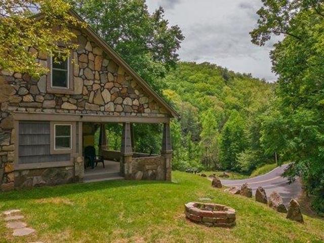 house with 2 bedroom, Whittier NC ES104901333