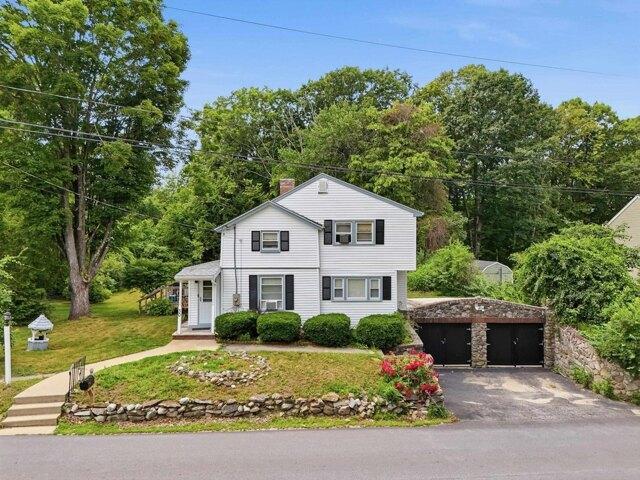 house with 2 bedroom, Windham NH ES104150999