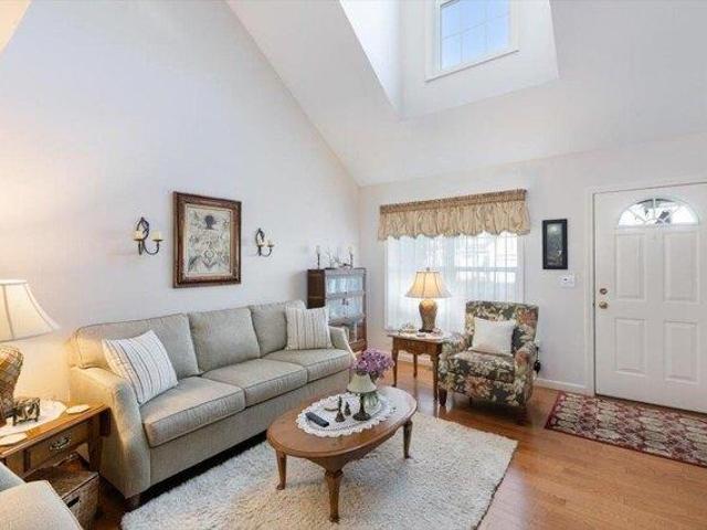 house with 2 bedroom, Windham NH ES103074697