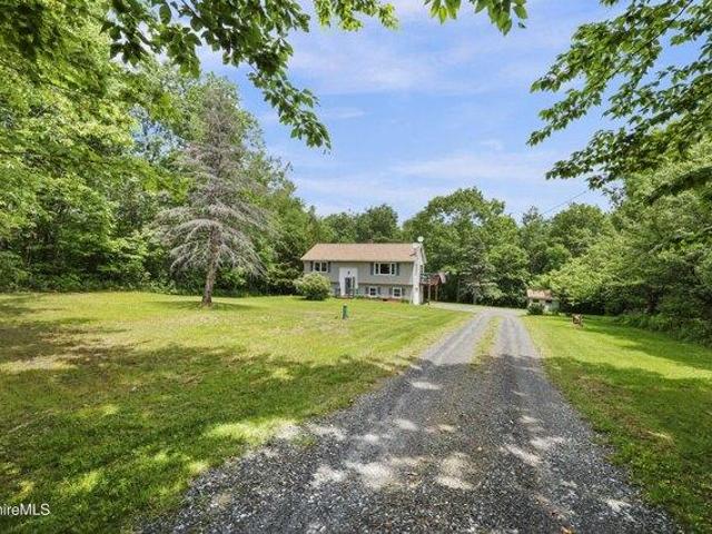 house with 2 bedroom, Windsor MA ES104332455