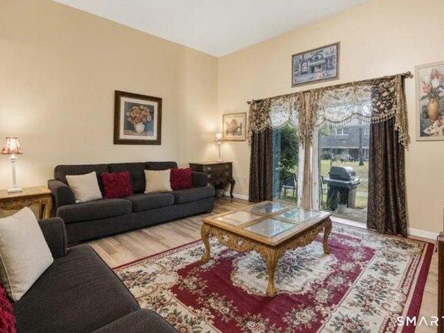 house with 2 bedroom, Windsor CT ES105229839