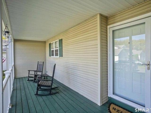 house with 2 bedroom, Windsor Locks CT DLS102213680