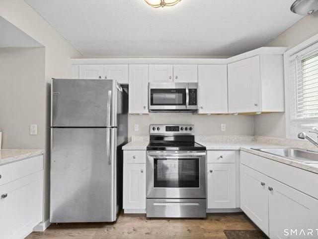 house with 2 bedroom, Windsor Locks CT DS104265397
