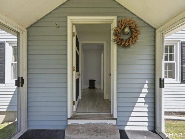 house with 2 bedroom, Windsor Locks CT ES104759004