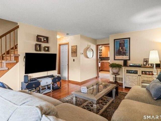 house with 2 bedroom, Windsor Locks CT ES105141453