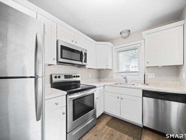 house with 2 bedroom, Windsor Locks CT ES103070170