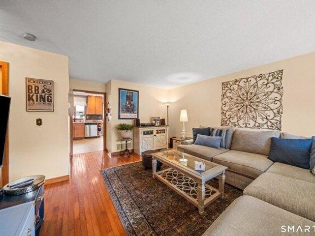 house with 2 bedroom, Windsor Locks CT ES103626550