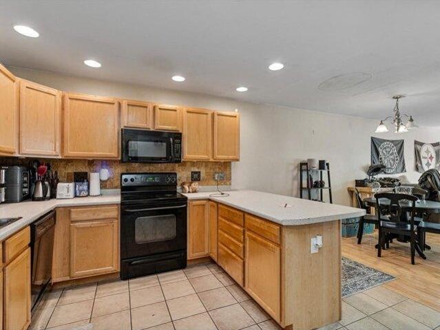 house with 2 bedroom, Winooski VT ES103188585
