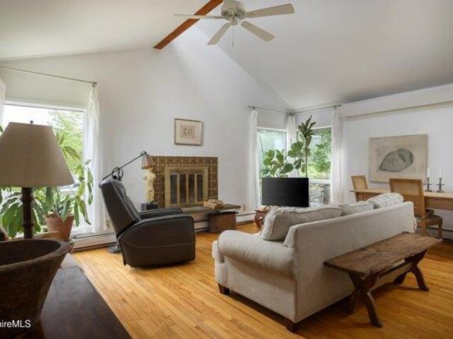 house with 2 bedroom, Williamstown MA DLS102960502