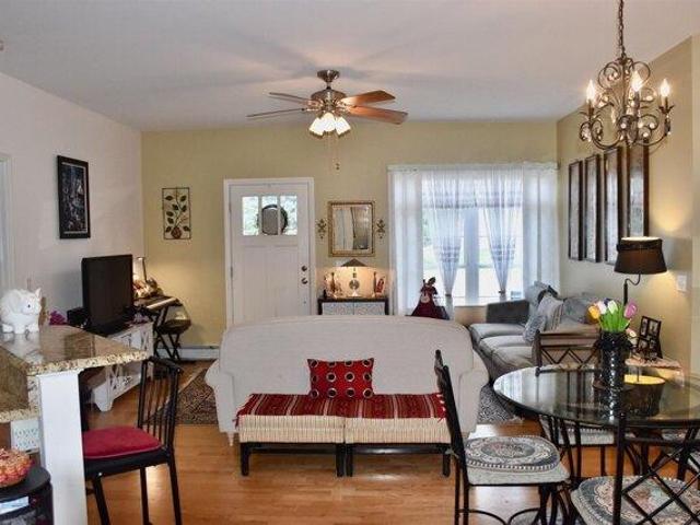 house with 2 bedroom, Williston VT ES105207521