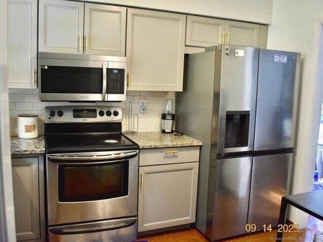 house with 2 bedroom, Woodbury CT DLS101628292