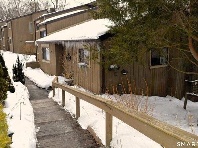house with 2 bedroom, Woodbury CT DLS101632655