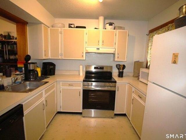 house with 2 bedroom, Woodbury CT DS102479016