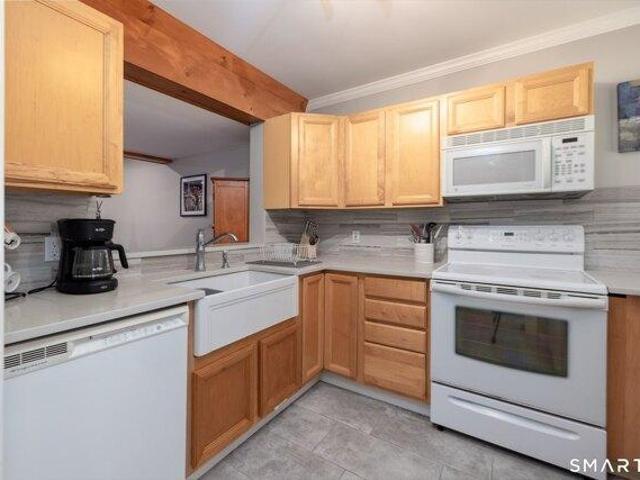 house with 2 bedroom, Woodbury CT DS104151129