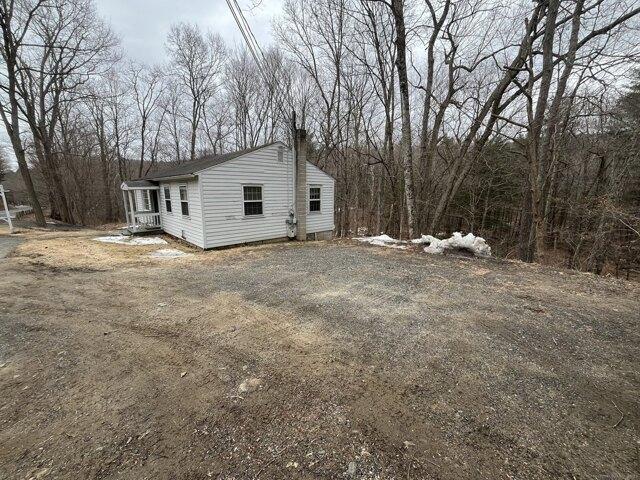 house with 2 bedroom, Woodbury CT ES104832487