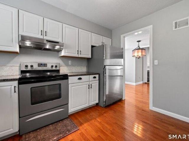 house with 2 bedroom, Woodbury CT ES105159924
