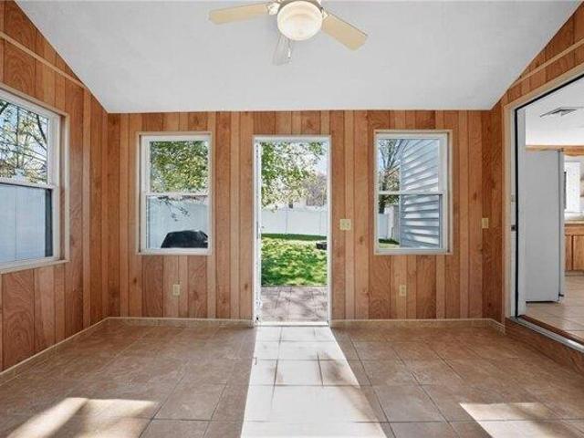 house with 2 bedroom, Woonsocket RI DS102372023