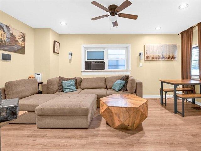 house with 2 bedroom, Woonsocket RI ES104808225