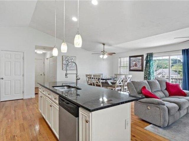 house with 2 bedroom, Woonsocket RI ES105104918