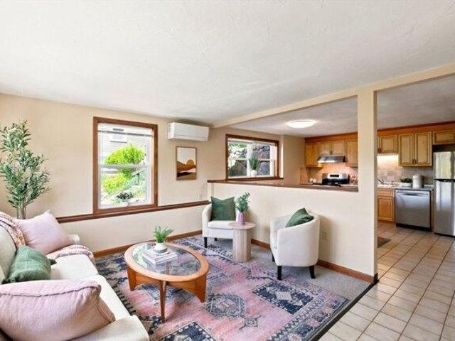 house with 2 bedroom, Woburn MA ES103432221