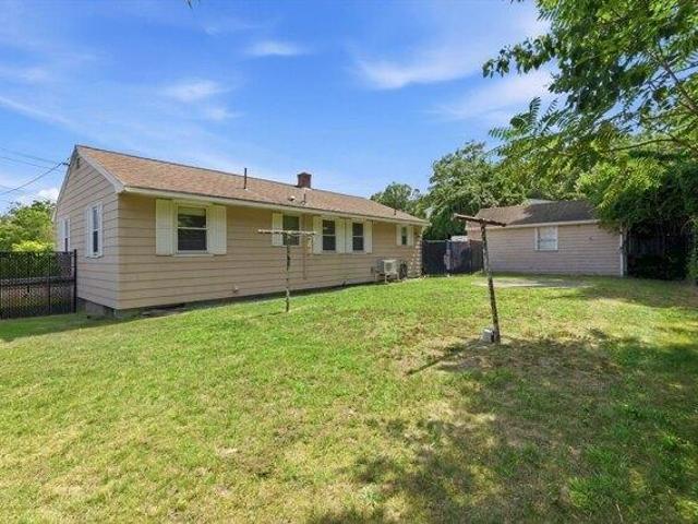 house with 2 bedroom, Woburn MA ES105206148