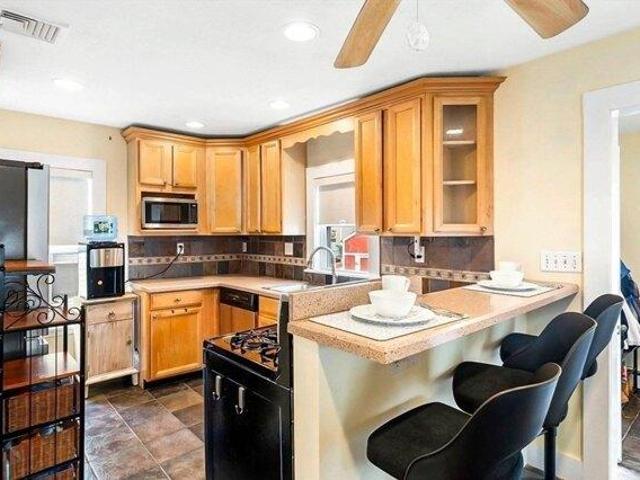 house with 2 bedroom, Woburn MA ES105233776