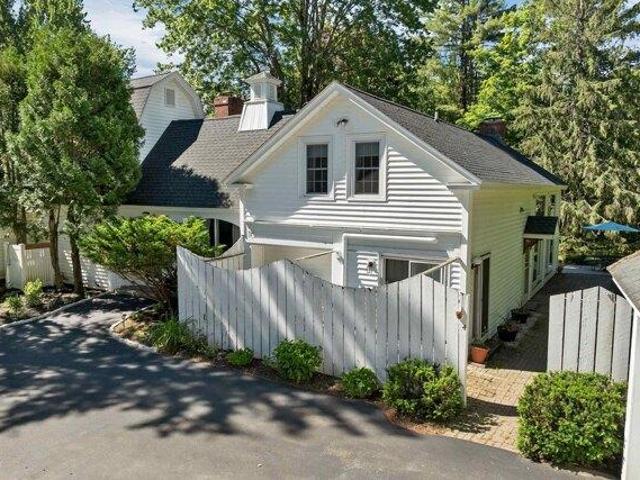 house with 2 bedroom, Wolfeboro NH ES104810312