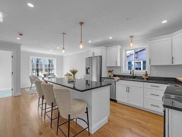 house with 2 bedroom, Worcester MA ES102962150