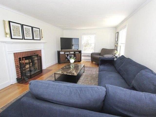 house with 2 bedroom, Worcester MA ES103160070