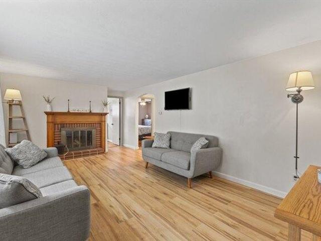 house with 2 bedroom, Worcester MA ES105123977