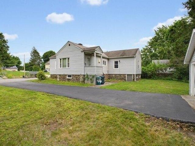 house with 2 bedroom, Worcester MA ES105142049