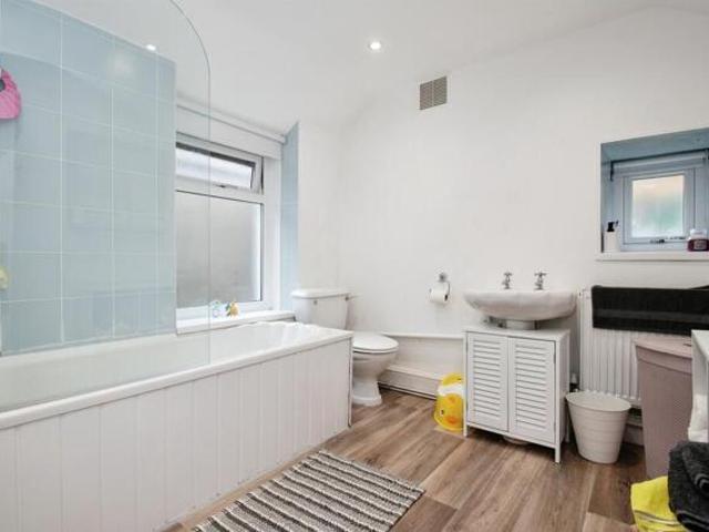 House With 2 Bedroom Wye Kent DS86349401