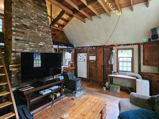 house with 2 bedroom, Acworth NH ES105105442