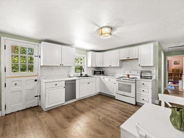 house with 2 bedroom, Abington MA ES103966324