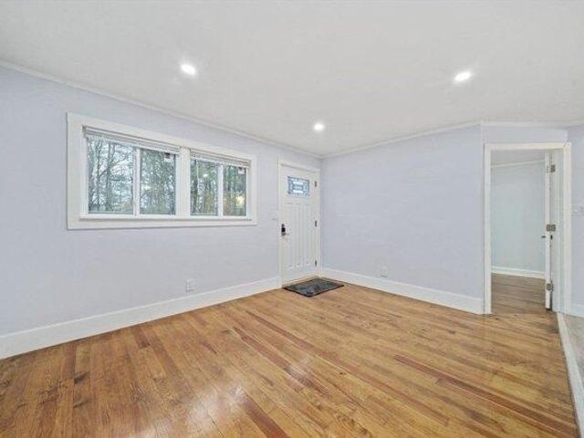 house with 2 bedroom, Abington MA ES105125984