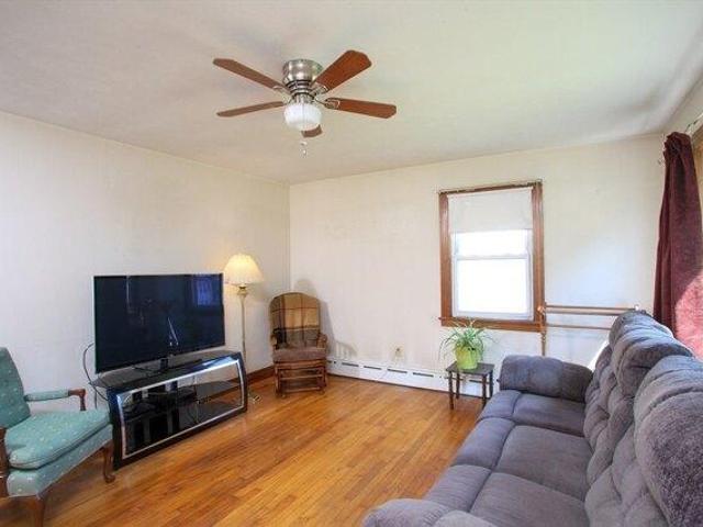 house with 2 bedroom, Adams MA ES104851280