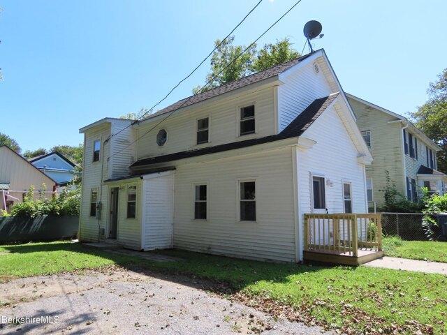 house with 2 bedroom, Adams MA ES105080672