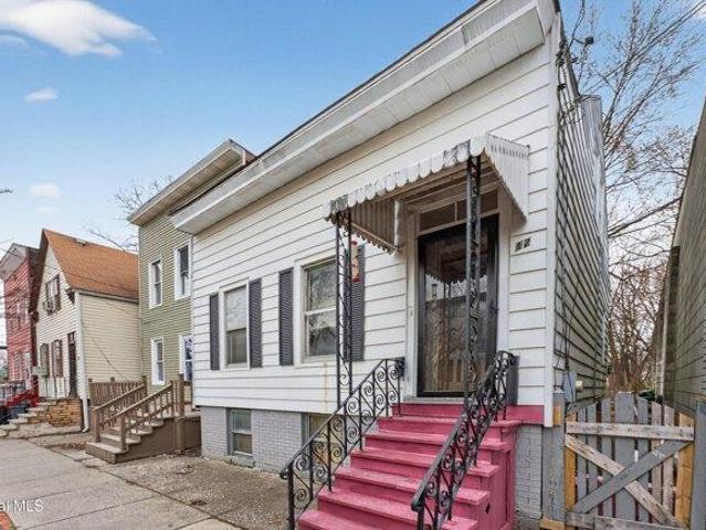 house with 2 bedroom, Albany NY ES104902676