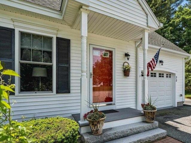 house with 2 bedroom, Amherst NH ES104811709