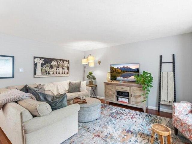 house with 2 bedroom, Amherst NH ES103852228