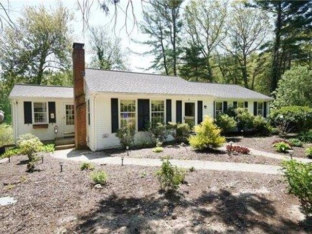 house with 2 bedroom, Attleboro MA DS102564632