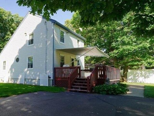 house with 2 bedroom, Attleboro MA ES103927708