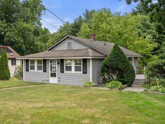 house with 2 bedroom, Auburn MA ES104189841