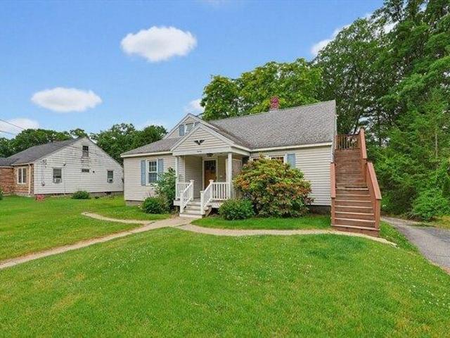 house with 2 bedroom, Auburn MA ES105106438