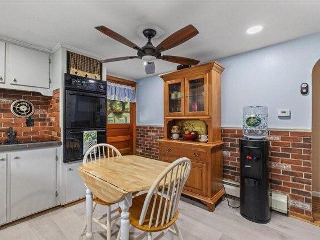 house with 2 bedroom, Auburn MA ES105257416