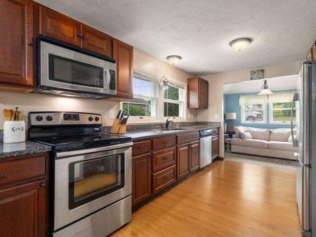 house with 2 bedroom, Auburn MA ES105280015