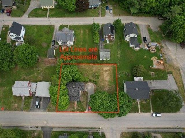 house with 2 bedroom, Auburn ME ES104442200