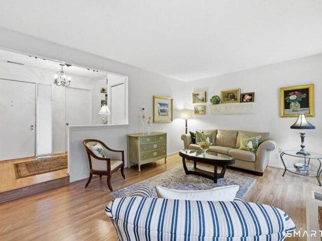 house with 2 bedroom, Avon CT DS102585619
