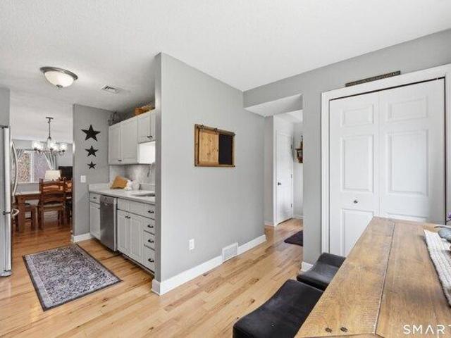 house with 2 bedroom, Avon CT DS103071884